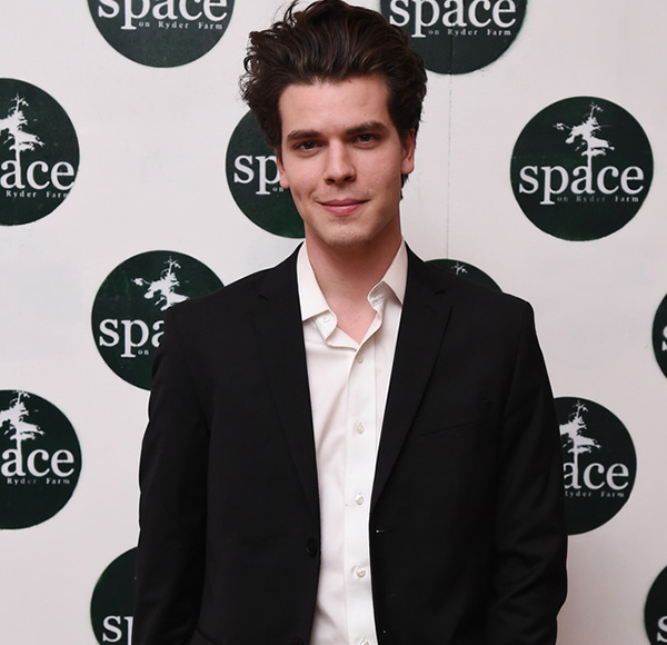 Gus Halper Biography - Age, Net Worth, Birthday, Family, Wife, Career
