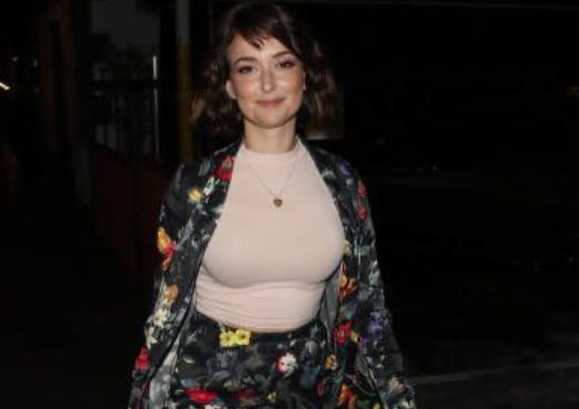 Milana Vayntrub Biography - Net Worth, Age, Instagram, Height, Movies ... Milana Vayntrub Biography - Net Worth, Age, Instagram, Height, Movies ...