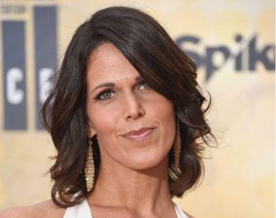 Dana Jacobson Biography - Net Worth, Age, Husband, Movies, Height, Career