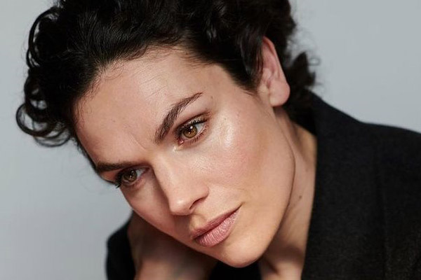 Anna Drijver Bio - Net Worth, Age, Height, Bride Flight, Undercover ...