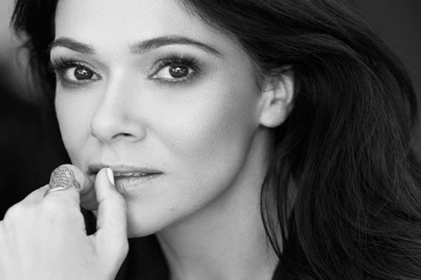 Simone Kessell Biography - age, net worth, height, husband, children ...